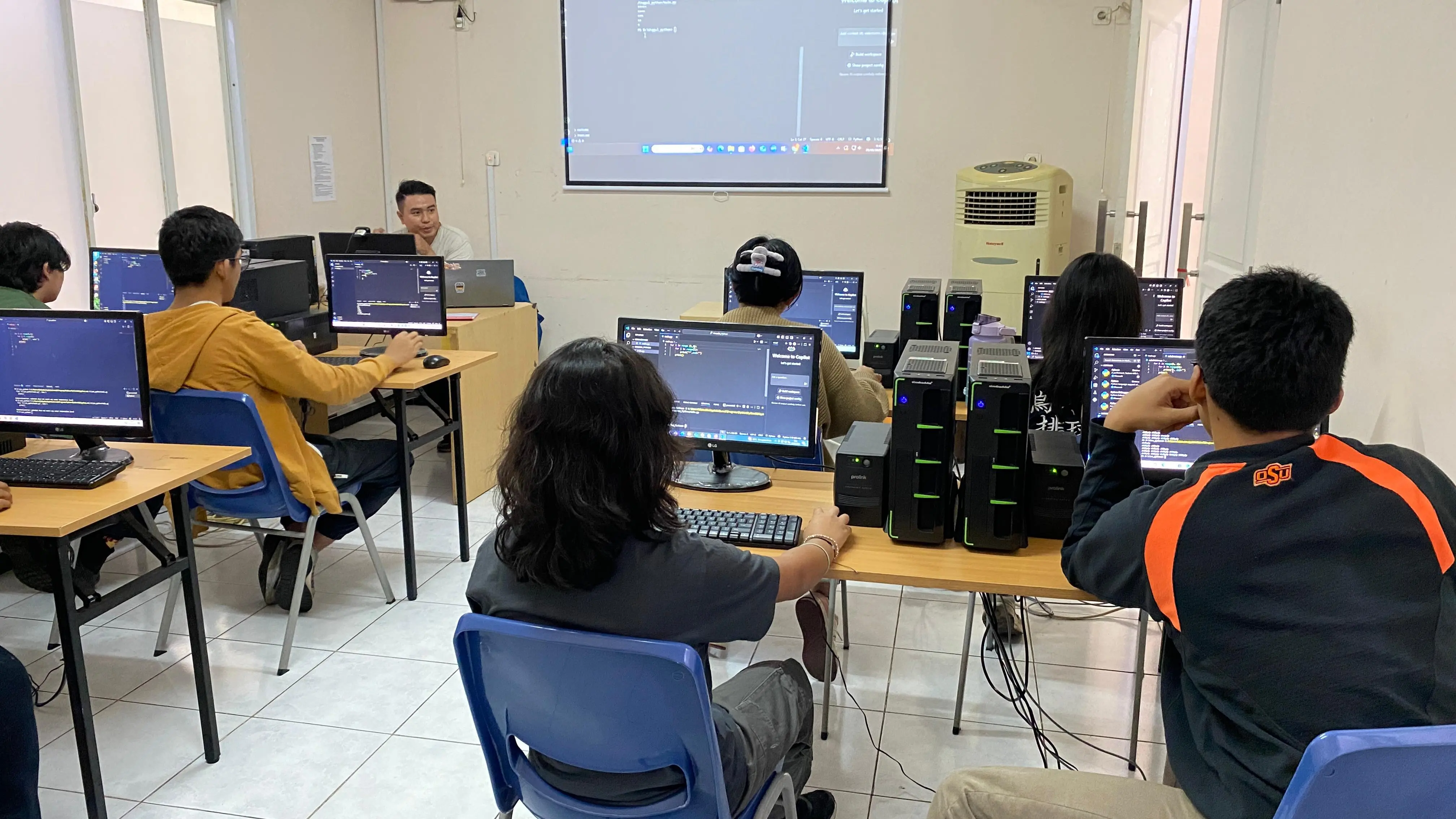 PKBM Destiny Institute